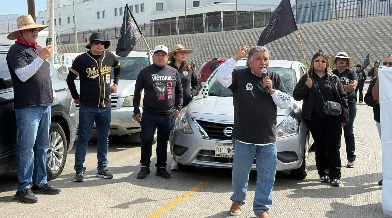 Mexican teachers block access to Otay export entry