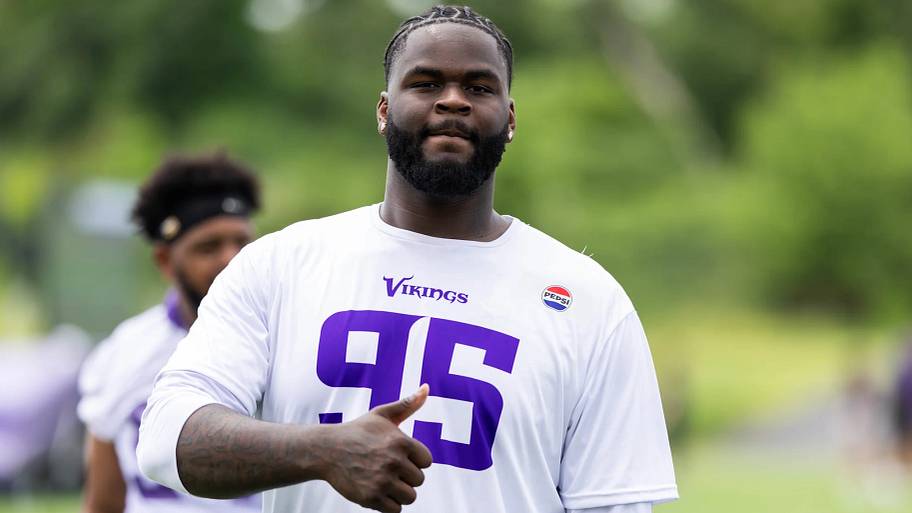 Vikings notes on Caleb Banks' progress, Brian O'Neill's future, more