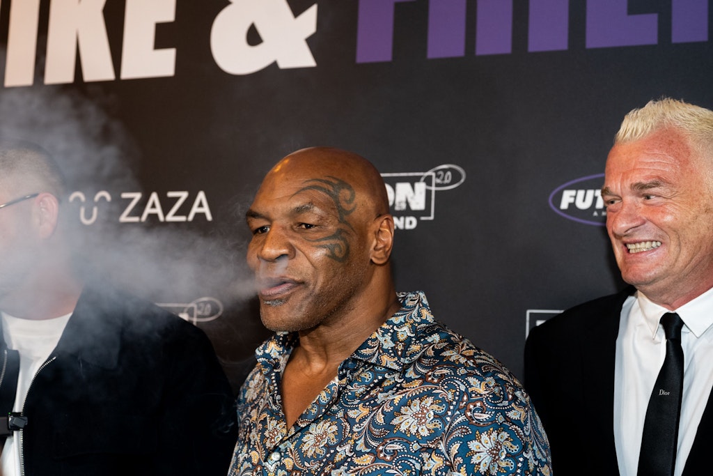 Mike Tyson in Berlin: Ex-Boxweltmeister kommt mit Joint im Mund