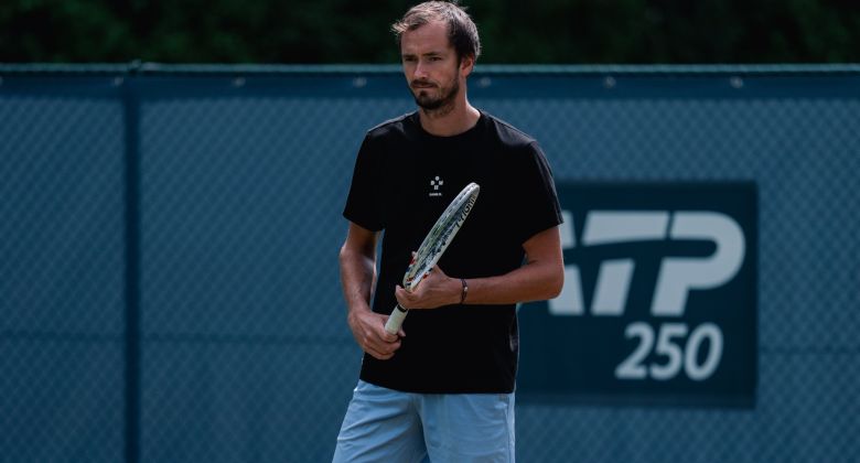 Tennis : ATP - s'Hertogenbosch - Medvedev sauve une balle de match ...