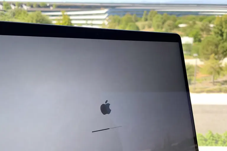 Apples mjukvaruchef sågar konkurrenterna på WWDC: "De jagar AI för AI:s ...