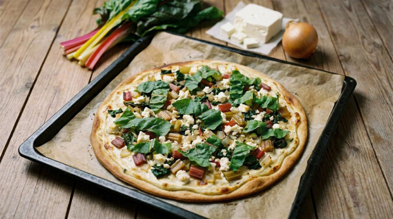 Flammkuchen mit Mangold, Feta und Zwiebeln ist wie gemacht für den Sommer