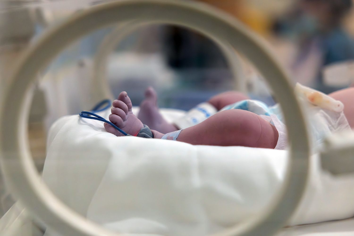 Micropreemie, born weighing 1.2 lbs., defies all odds after spending ...