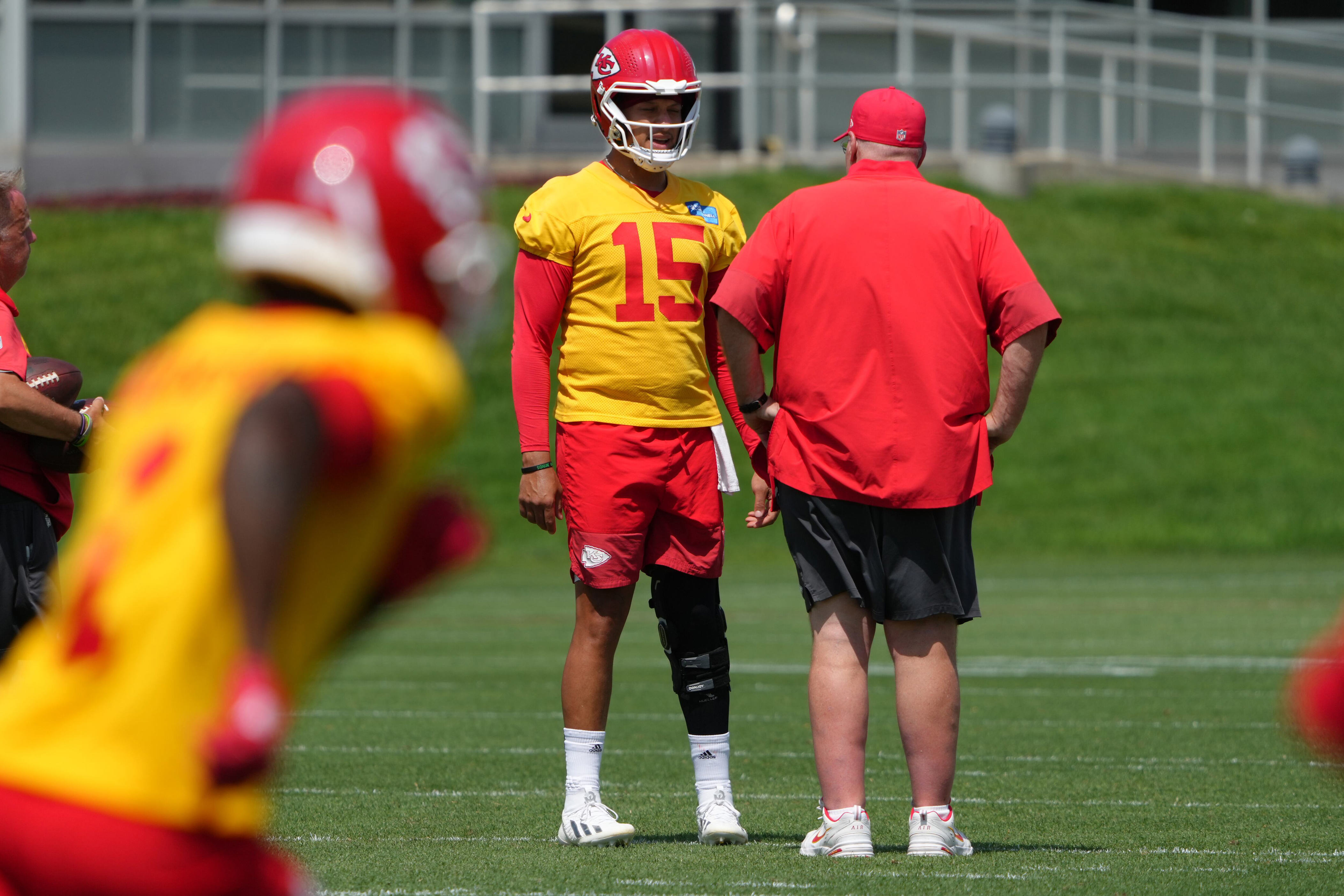 Andy Reid: Patrick Mahomes on track for Chiefs training camp after knee ...