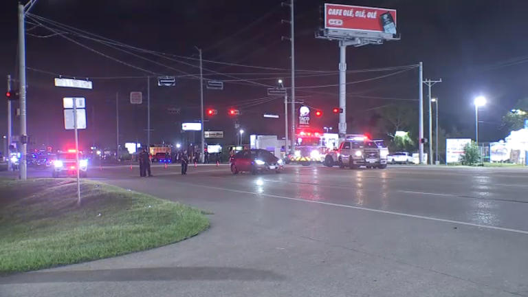 Deputy struck, hurt by driver while investigating deadly pedestrian ...
