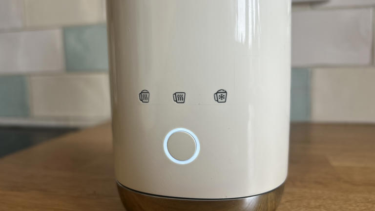 Smeg mini milk frother review: The perfect coffee companion for solo ...