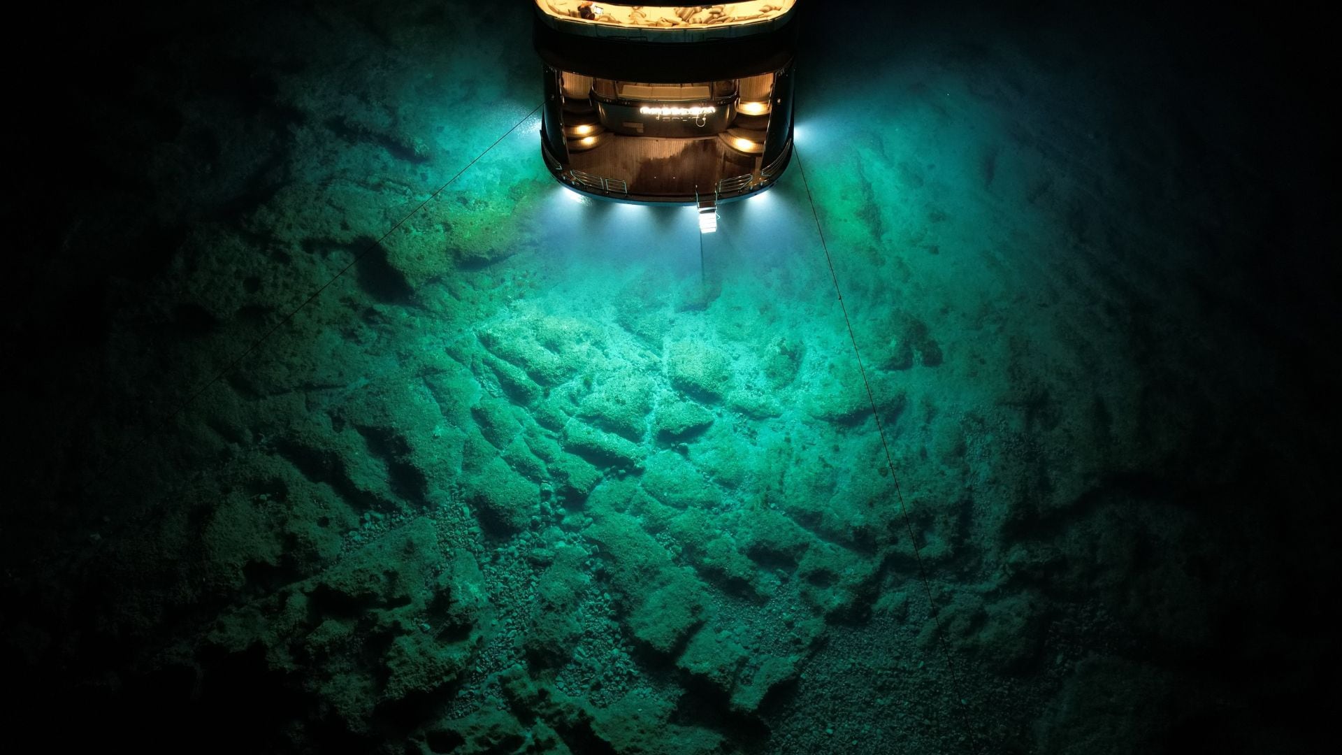 Arqueólogos sacan de las profundidades una estatua de más de 3.000 años ...