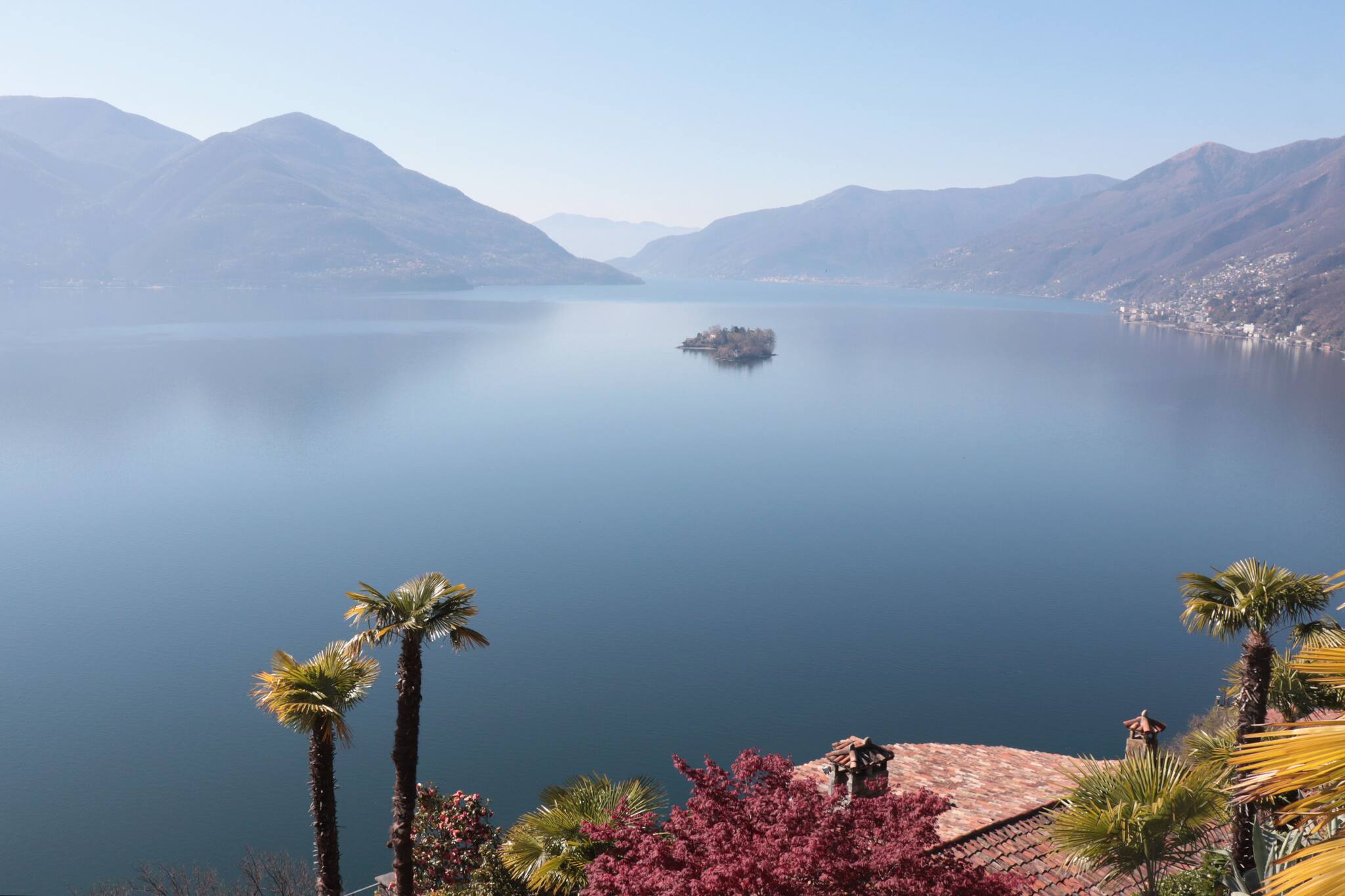 Pilot stirbt bei Absturz am Lago Maggiore – drei Deutsche verletzt