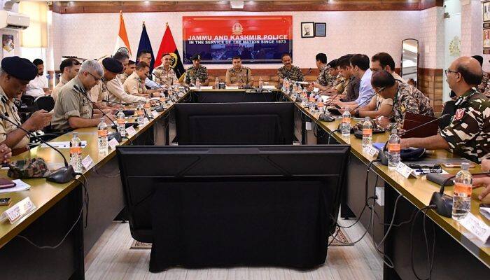 Multi-agency security review held by IGP Kashmir; directs foolproof ...