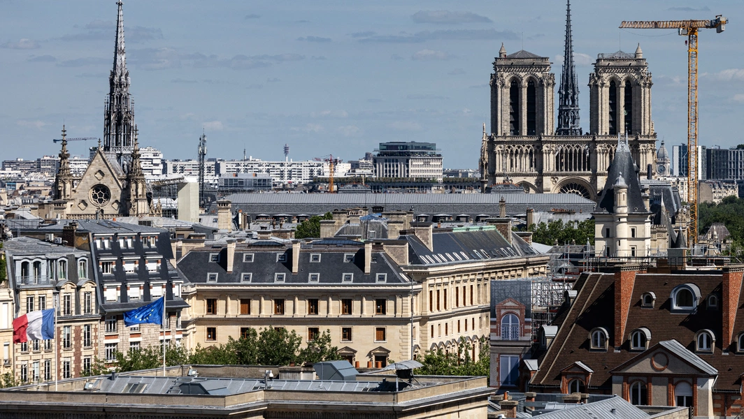 15 iconic landmarks transformed through time