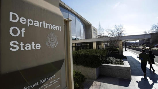 B-1/B-2 alert: Trump admin revokes hundreds of visas over 'birth ...