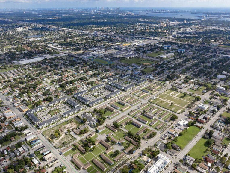 Affordable housing replacing public housing as developers address Miami ...