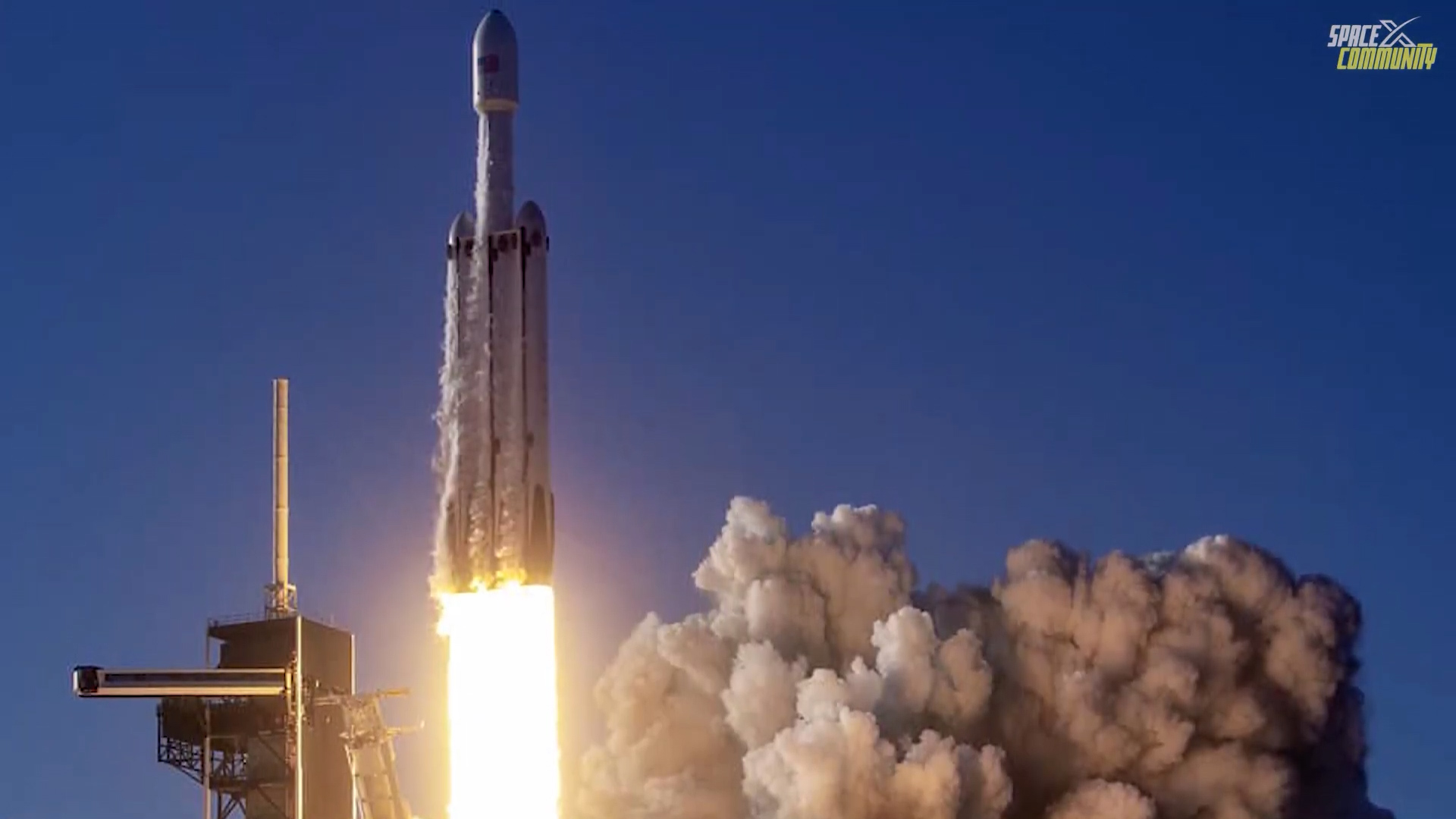 SpaceX's Falcon Heavy is about to launch next week! Falcon 9 Starlink ...
