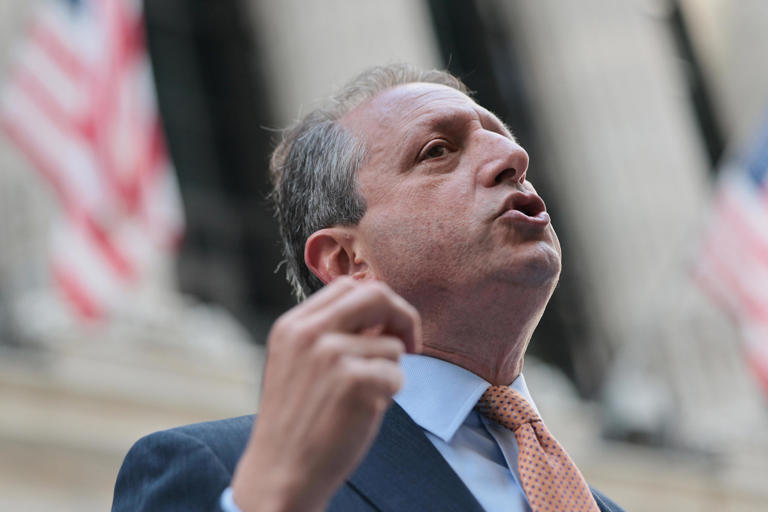 Former NYC comptroller Brad Lander cleared in ICE protest case