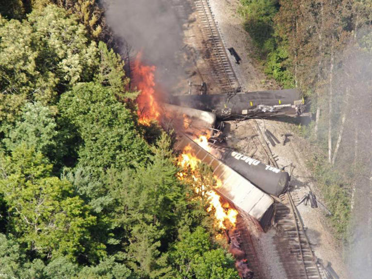 Train carrying ethanol derailed near Lancing in Morgan County