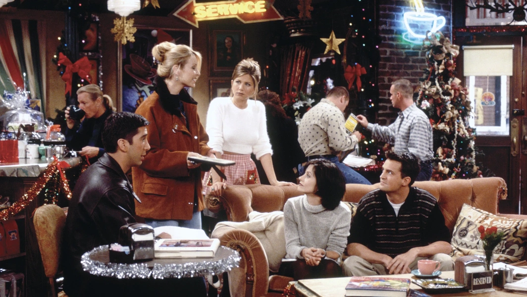 19 unforgettable sitcom episodes that defined TV comedy