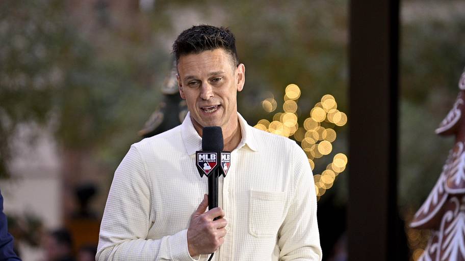 Jerry Dipoto's piggyback explanation ignores Mariners elephant in the room