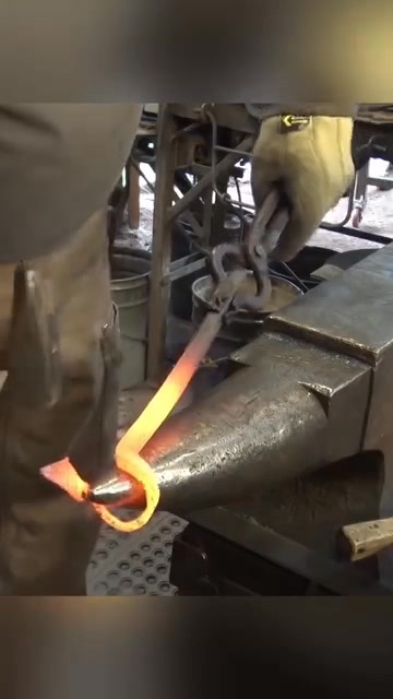 Forging spike nails