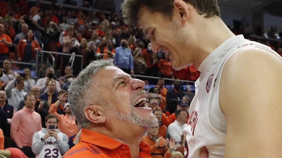 Walker Kessler's current NBA status speaks volumes on Bruce Pearl ...