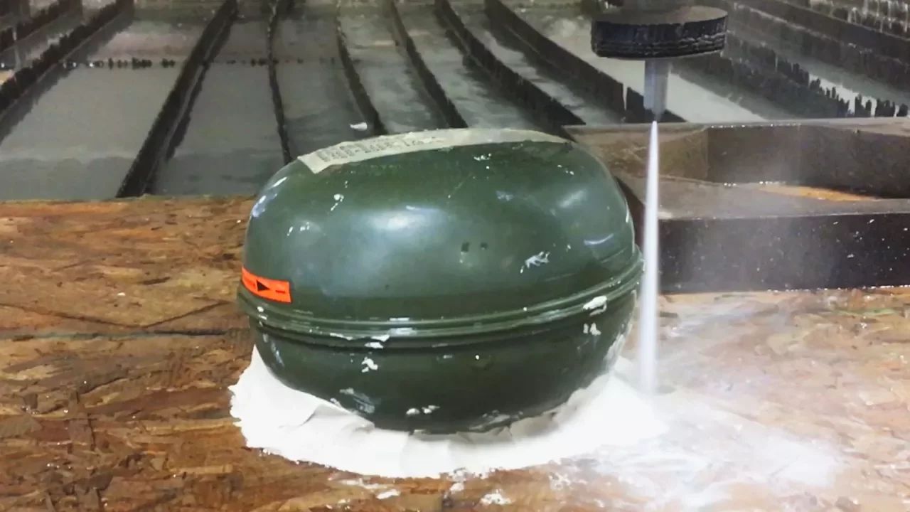 I cut open a mystery object with 60,000 PSI 💦