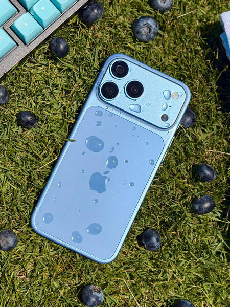 Aparece el iPhone 18 Pro Max en su nuevo color cereza oscuro. El negro ...