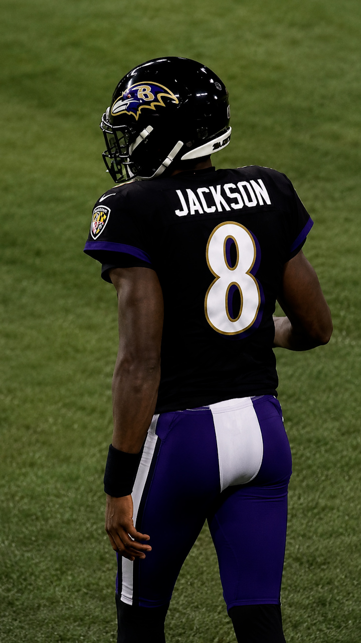 Throwback to Lamar Jackson's electrifying 40-yard run vs Eagles