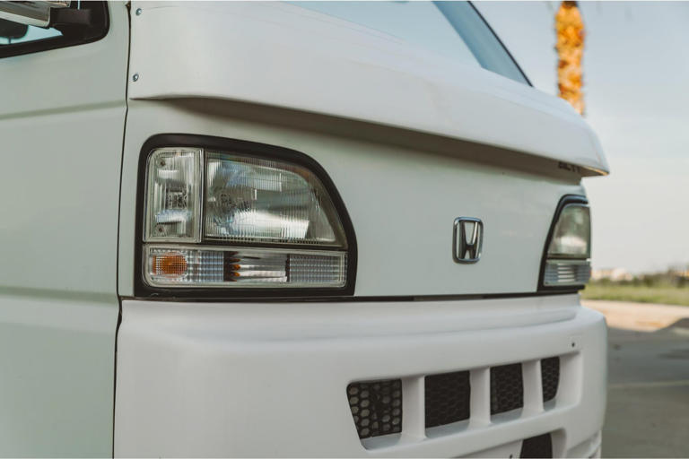 This manual Honda kei truck makes less power than some ride-on mowers