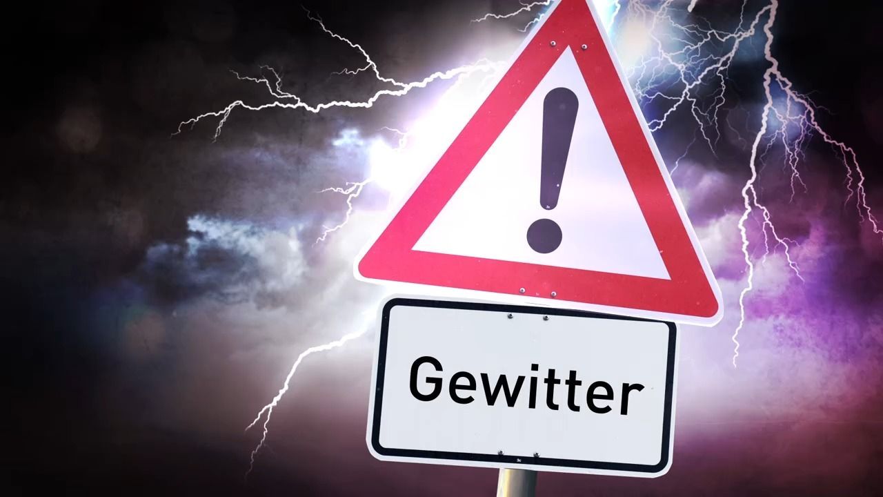 Vom Blitz getroffen: Frau in Postmünster überlebt