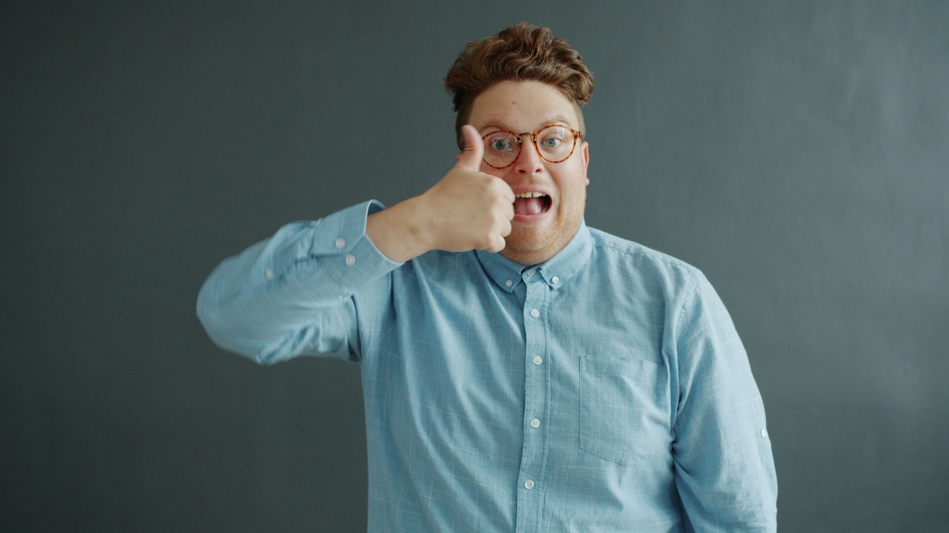 20 things that make someone seem fake right away