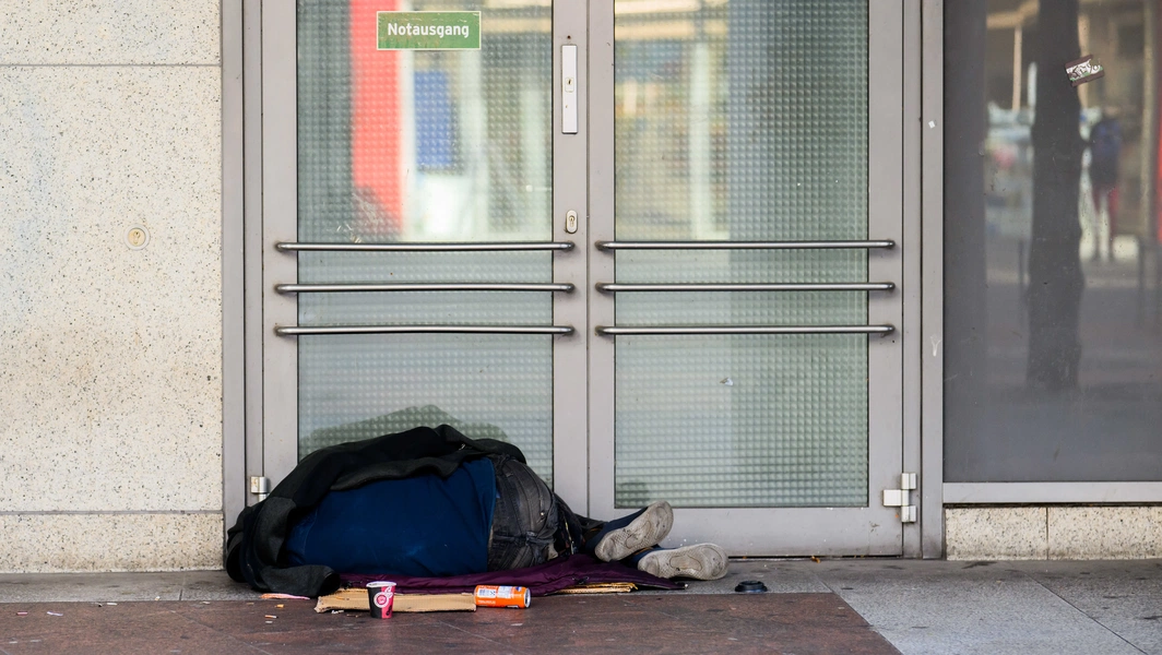 Journeys from youth homelessness to stability
