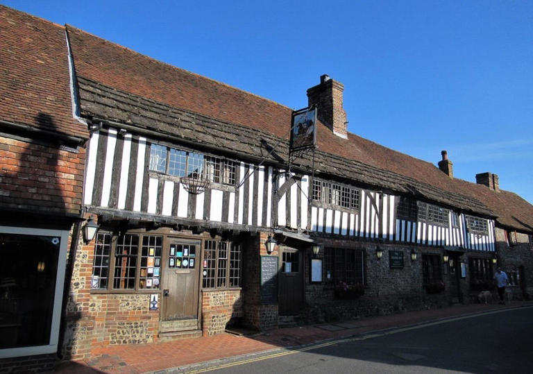 Two Sussex pubs names as best in country for a Father's Day walk