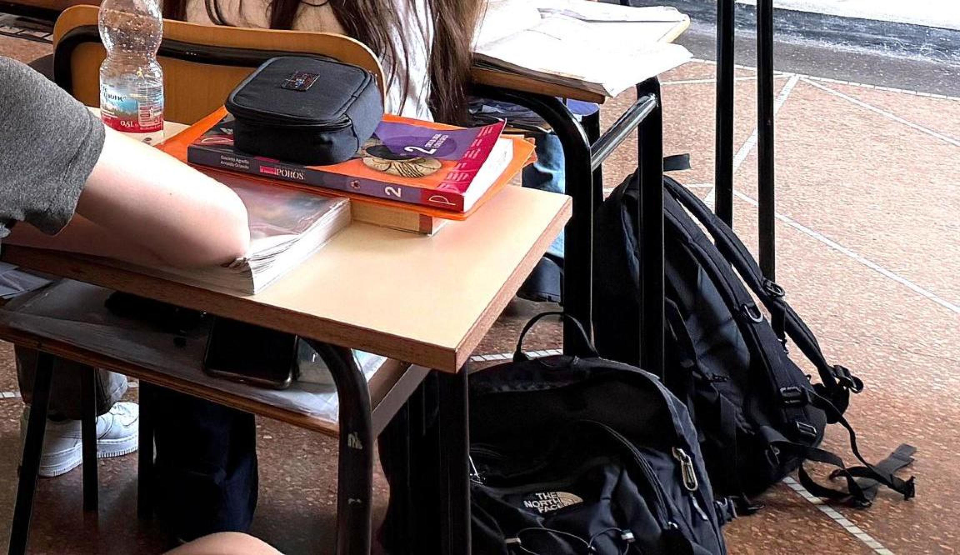 Poesia sessista nei bagni, Liceo Torelli 'gogna social ha stessa ...
