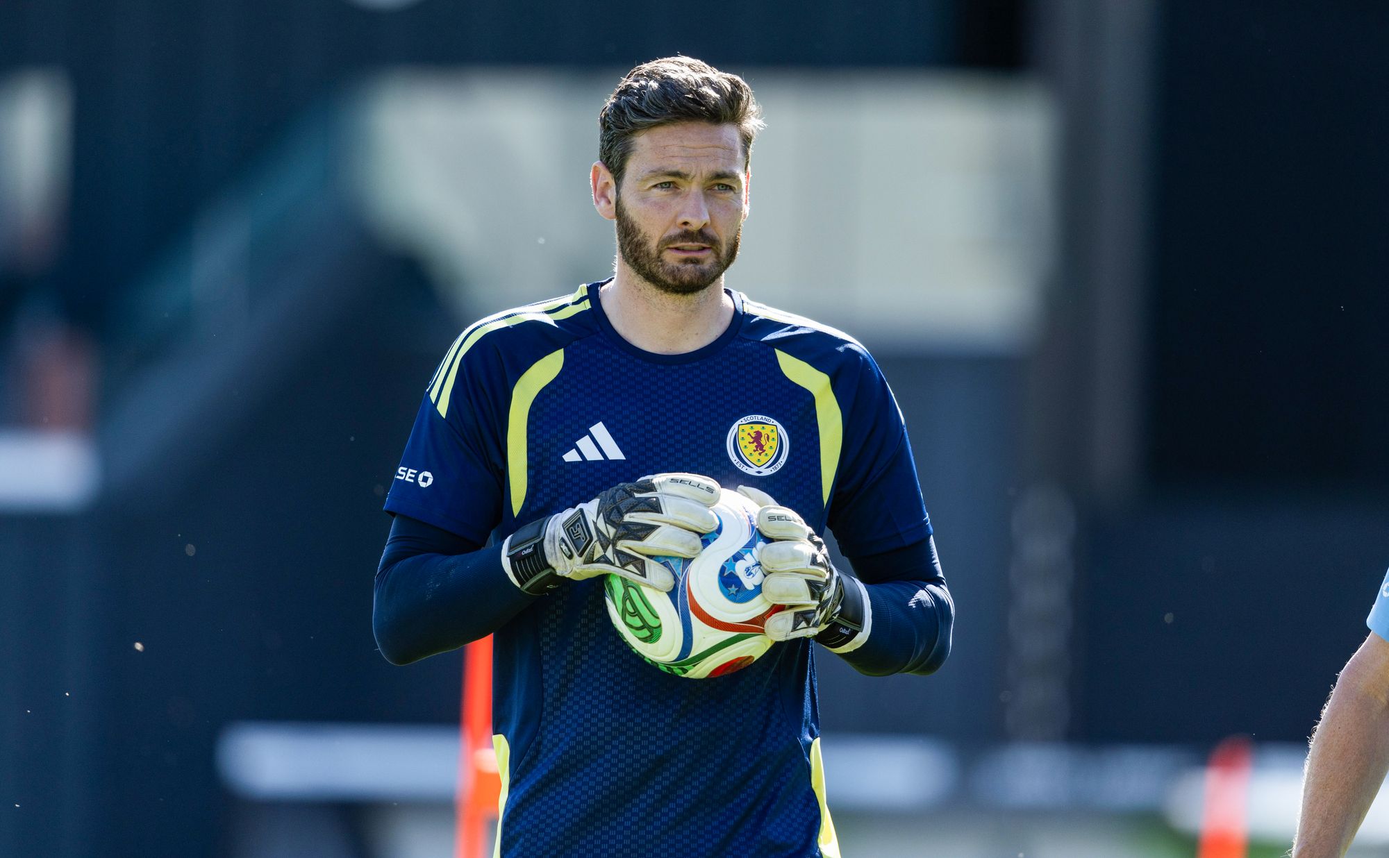 Man Utd legend brands Craig Gordon 'brilliant professional' as Hearts ...