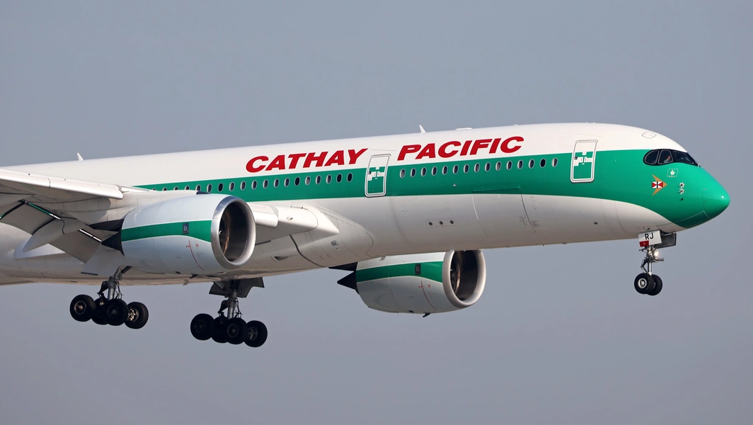 4 airline logos and their distinctive designs