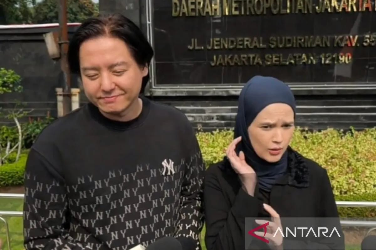 Roger Danuarta dan Cut Meyriska turut diperiksa terkait kasus penipuan ...