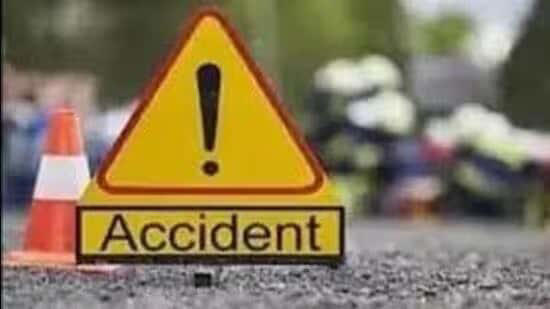 Three SHOs and a private driver killed in road mishap in Begusarai district