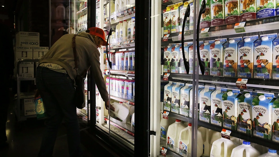 How to identify spoiled milk before buying