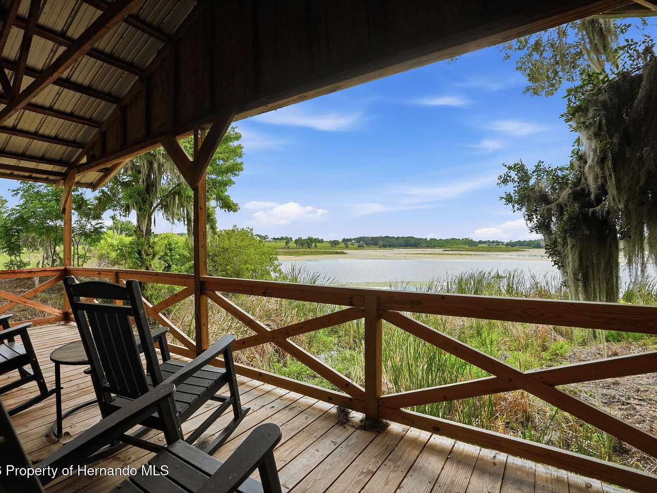 Stunning 1993 southern-style estate in Dade City, Florida with majestic ...