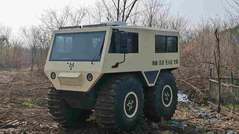 China unveils 10×10 amphibious vehicle capable of carrying 31 people