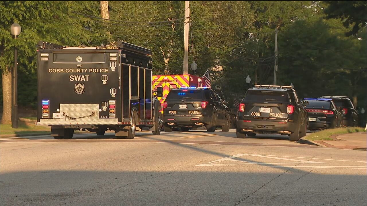 Police search for suspect in Powder Springs home invasion