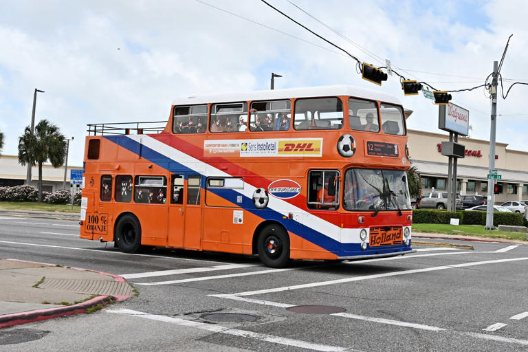 The Dutch Orange Bus arrives in Texas ahead of game at Dallas Stadium