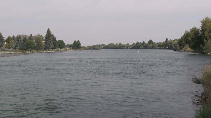 Stranded teens rescued from Snake River