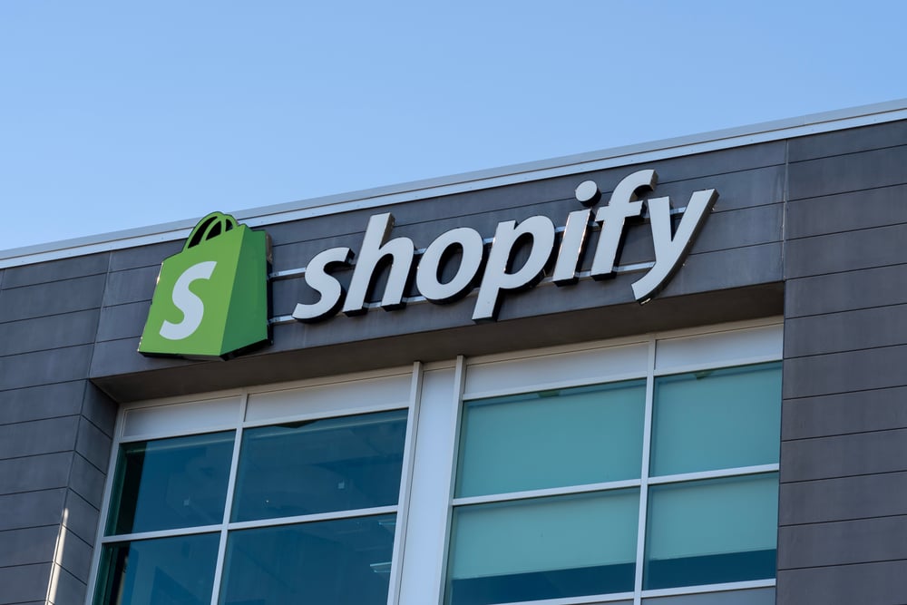 Shopify stock edges lower Friday: What's going on?