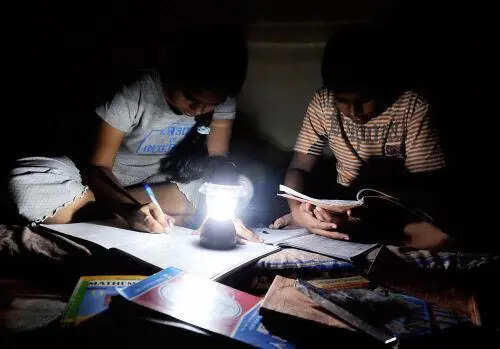 Power cut: Avadi residents lay seige to substation