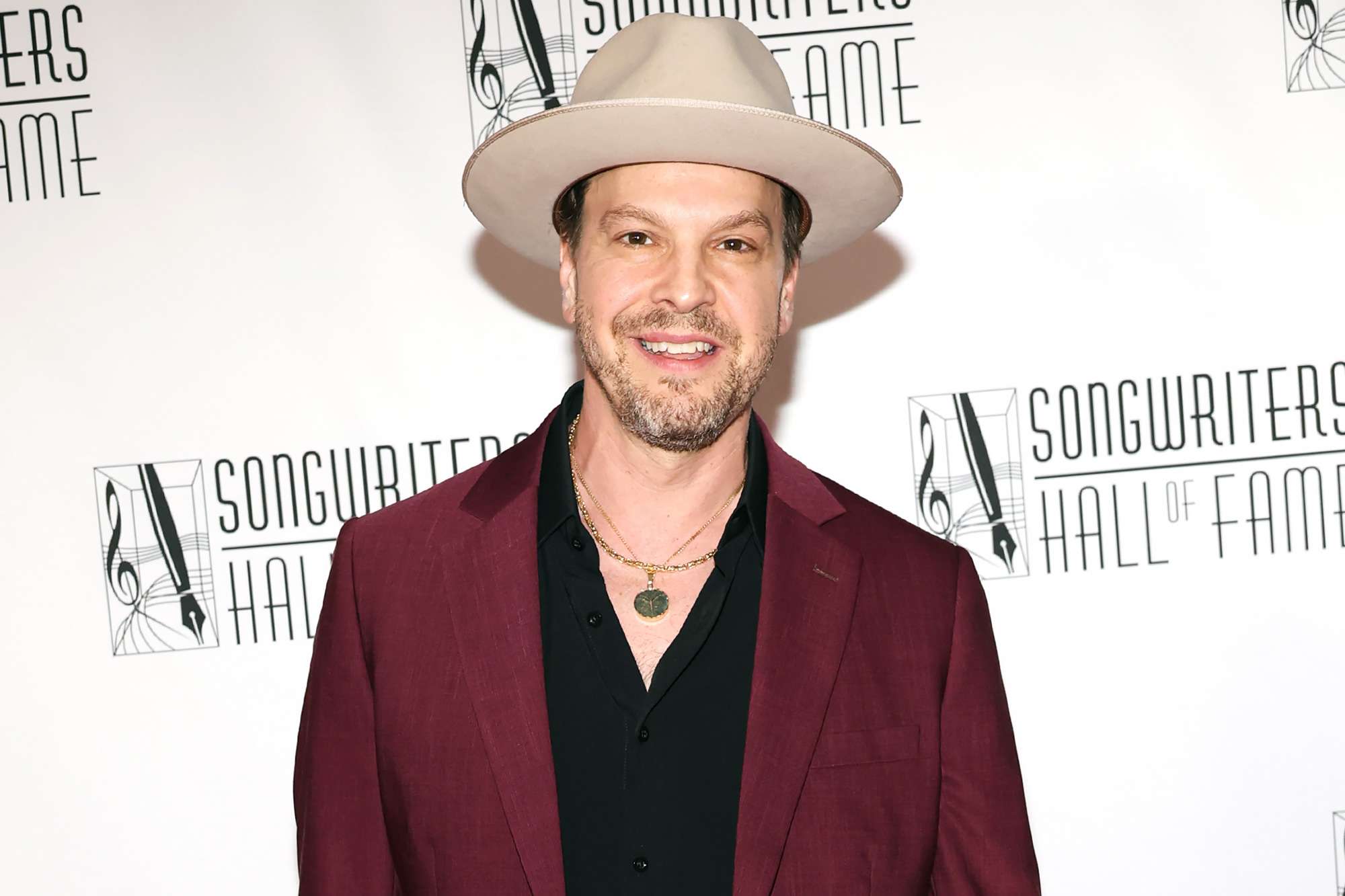 One Tree Hill theme-song singer Gavin DeGraw has never seen the show ...
