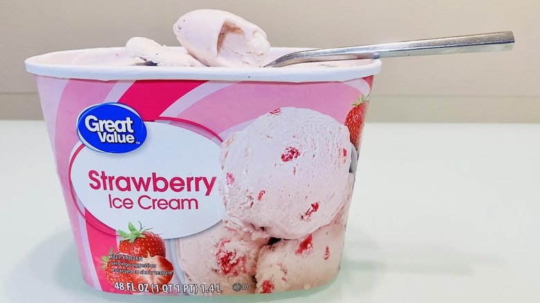 13 store-bought strawberry ice cream brands, ranked