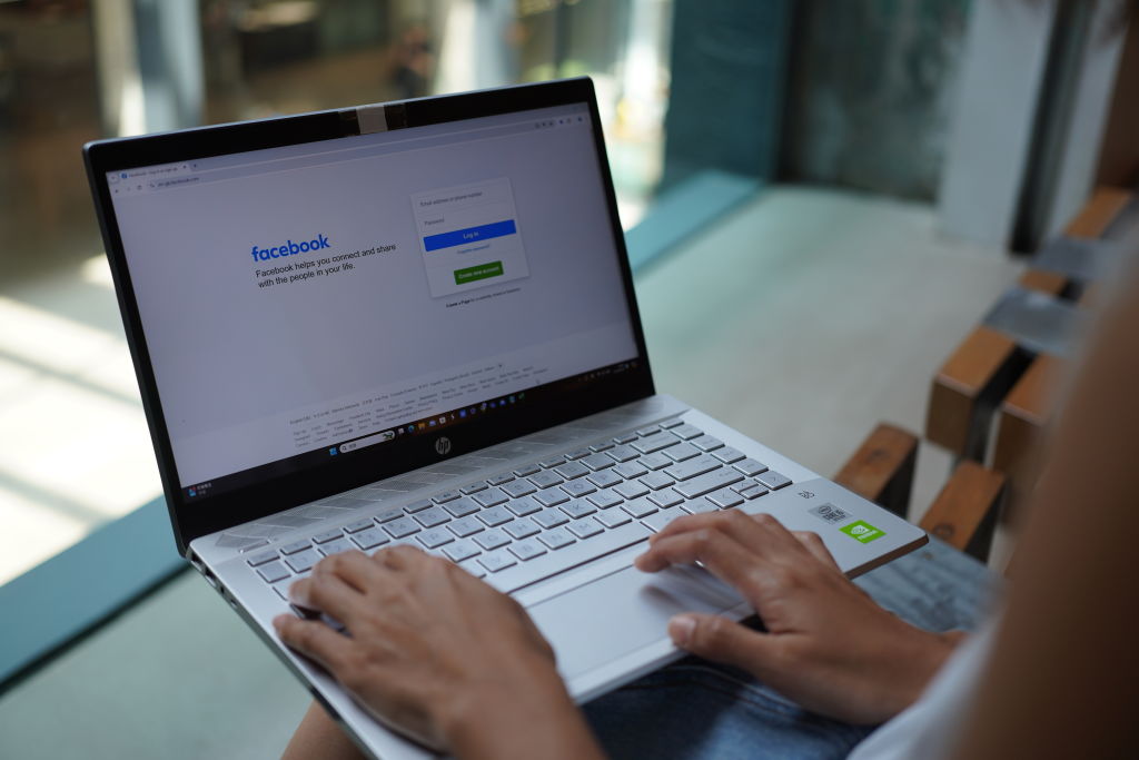 Reason your Facebook, Instagram and WhatsApp apps have suddenly stopped ...