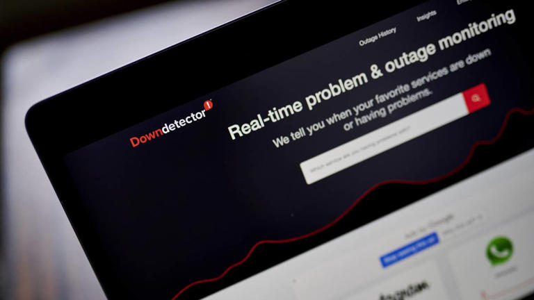 Down Detector faces outage while users report issues with Instagram and ...