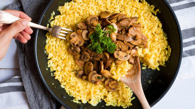 Woman accused of 'stealing' a family secret recipe just for reverse ...