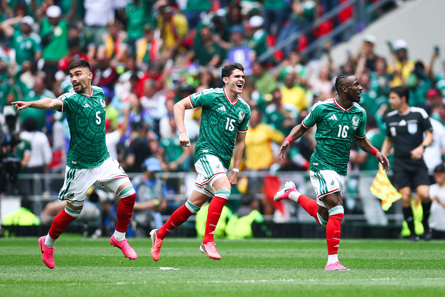 From the sports desk: Mexico wins opener, US starts its World Cup ...